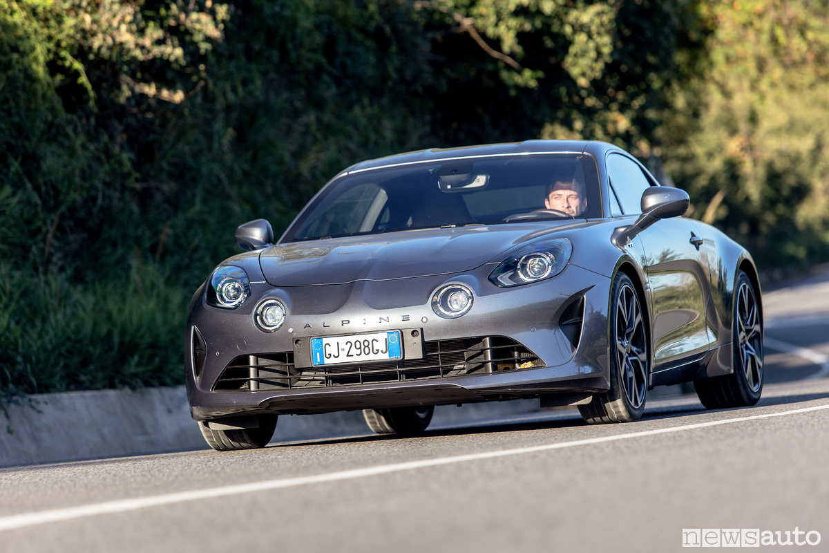 Alpine A110 GT, prova su strada come va | newsauto.it