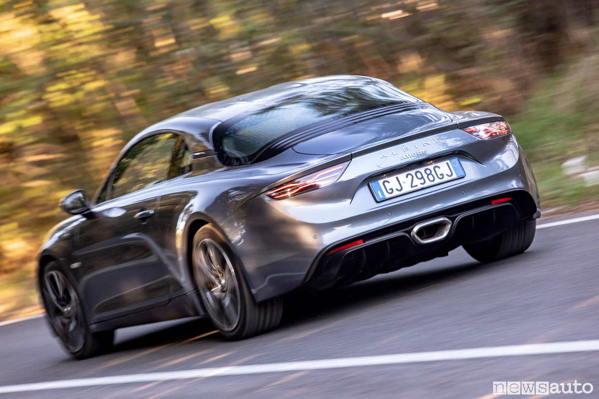 Alpine A110 GT, prova su strada come va | newsauto.it